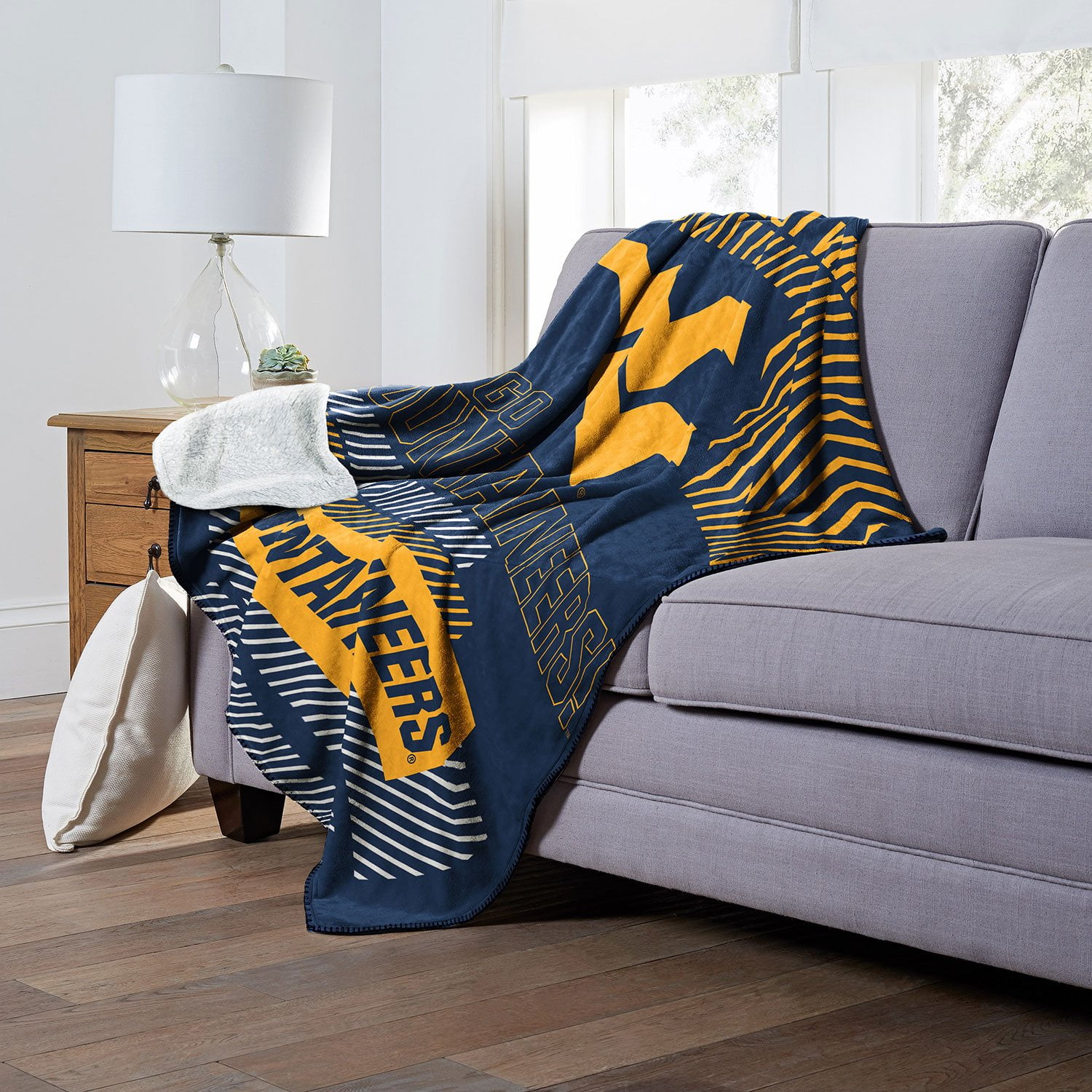 Officially Licensed NCAA Cloud Throw Blanket with Sherpa Back, 60" x 70 ...