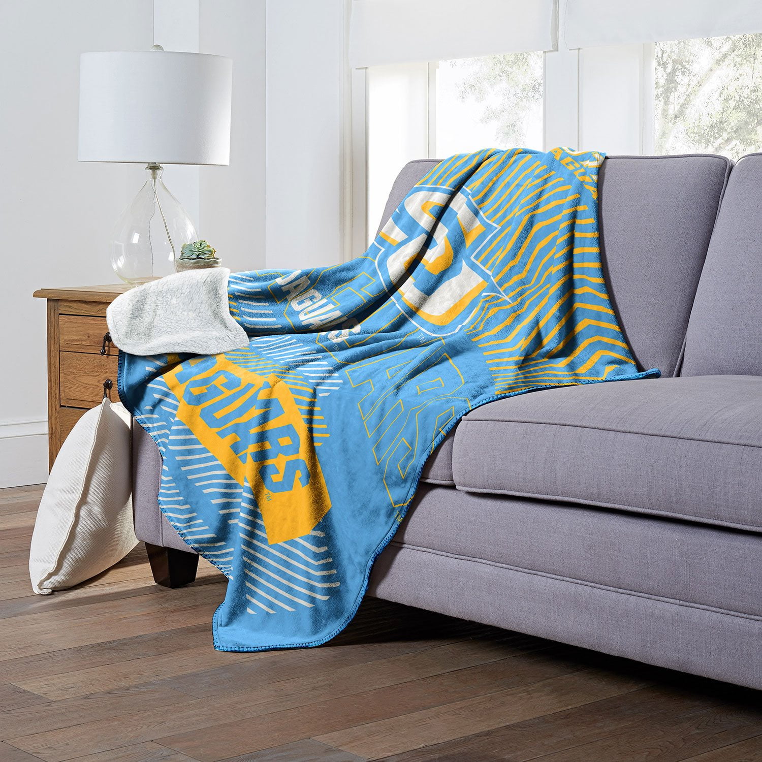 Officially Licensed NCAA Cloud Throw Blanket with Sherpa Back, 60" x 70 ...